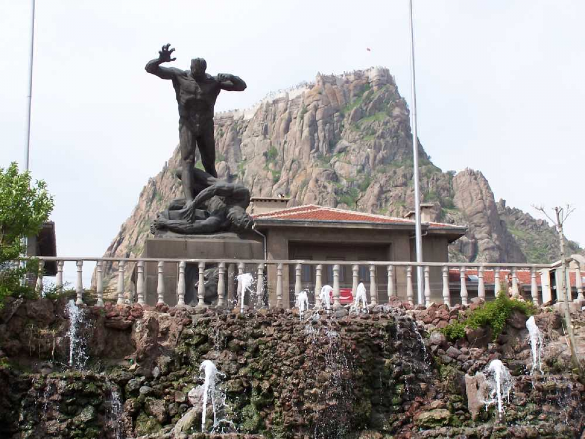 Anıt Park Afyon | Nomatto